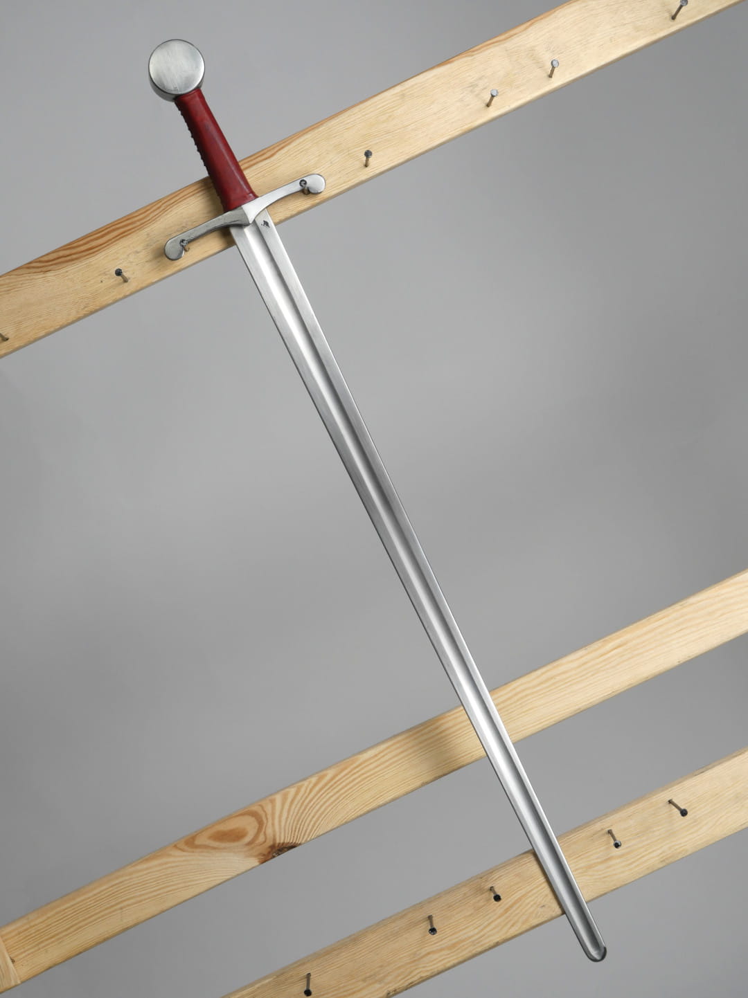 One-handed sword "Flame" with red handle